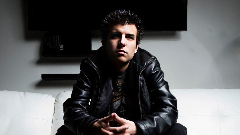 Erizo: Biography & Career, Concerts & Tour Dates 2026 - Platinumlist.net