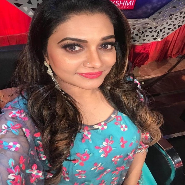 Rimi Tomy Concert Tickets And Tour Dates - Platinumlist.net