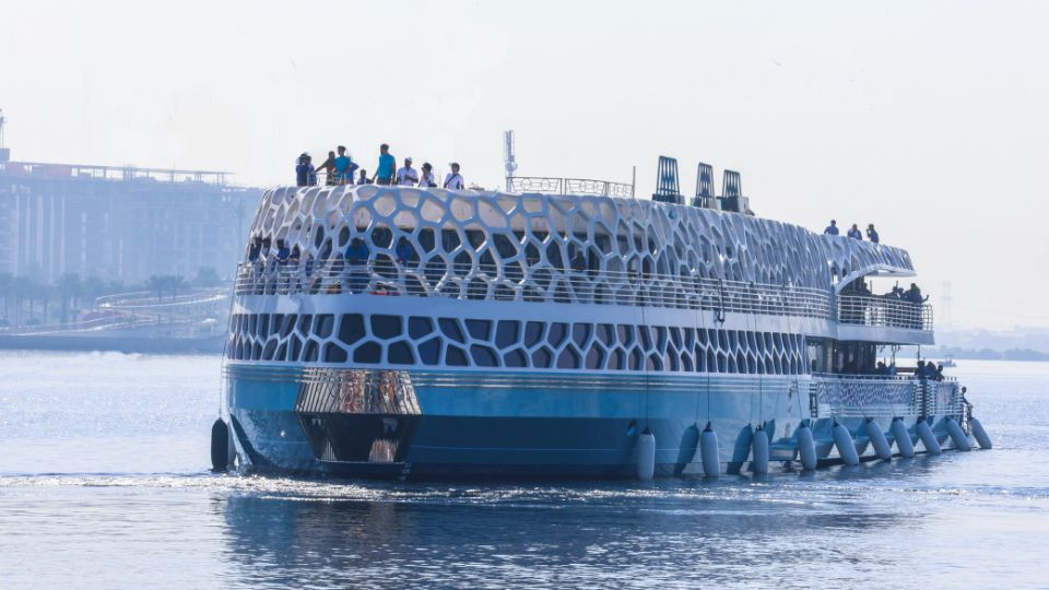 Lotus Royale Dinner Cruise Tickets | Luxury Mega Yacht Experience in Dubai - Platinumlist.net